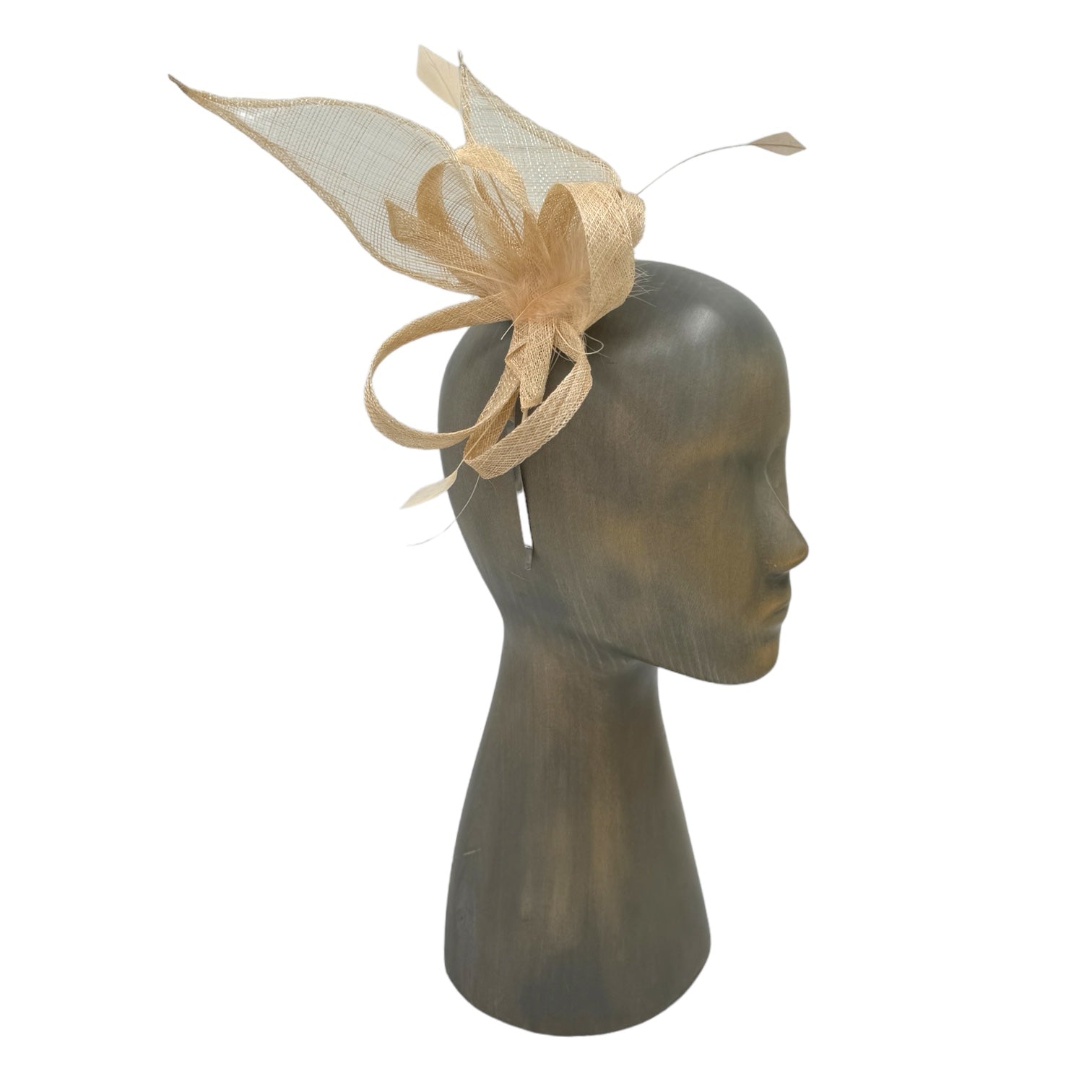 Beige fascinator – Ercegovachats