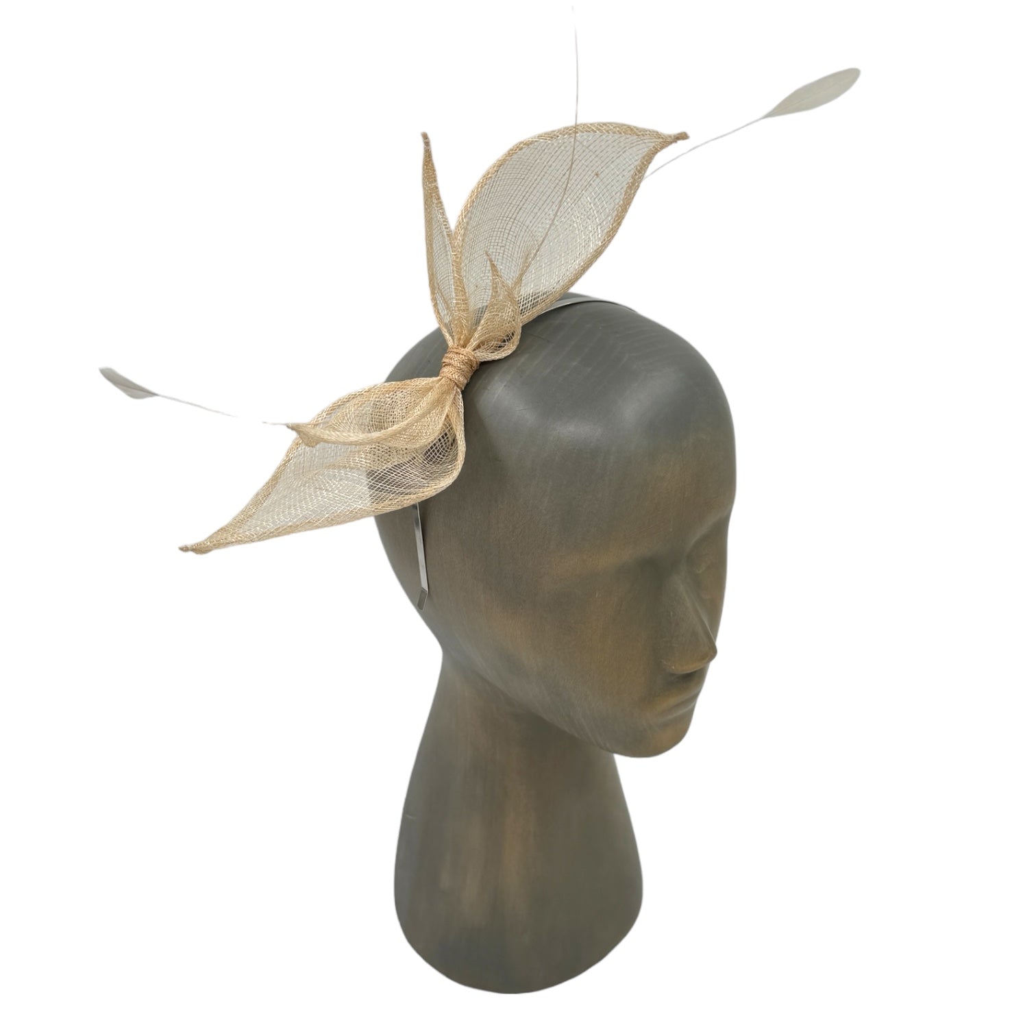 Beige fascinator – Ercegovachats